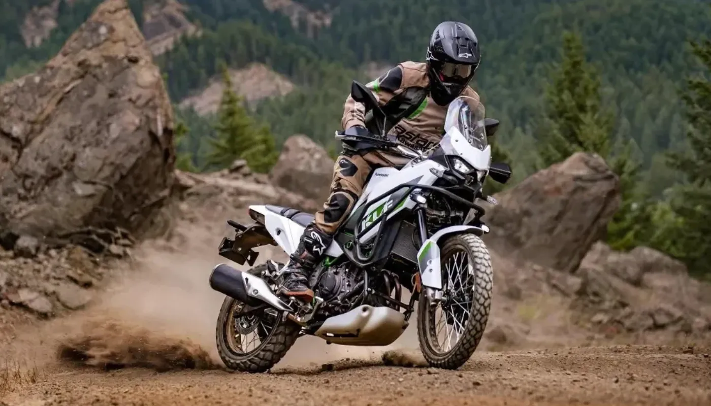 Kawasaki lança a nova KLE500 2026 com visual rally - Grid Motors