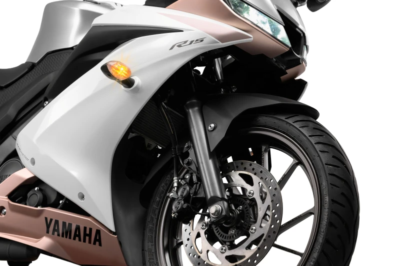 Yamaha estreia cor R White na R15 ABS 2026 - Grid Motors