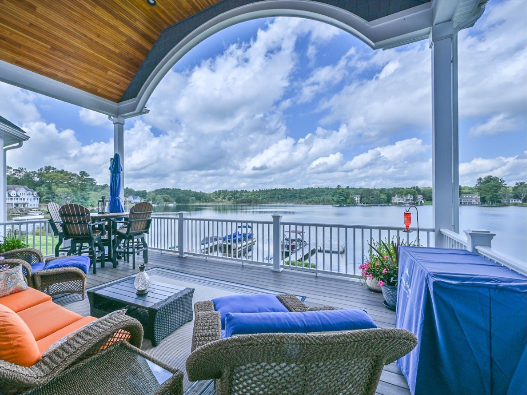 Webster Lake Waterfront Homes