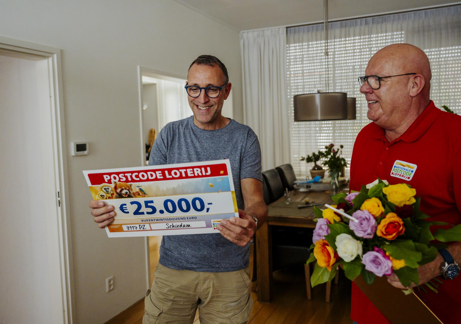 Inwoners Schiedam winnen samen 175.000 euro bij de Postcode Loterij ...