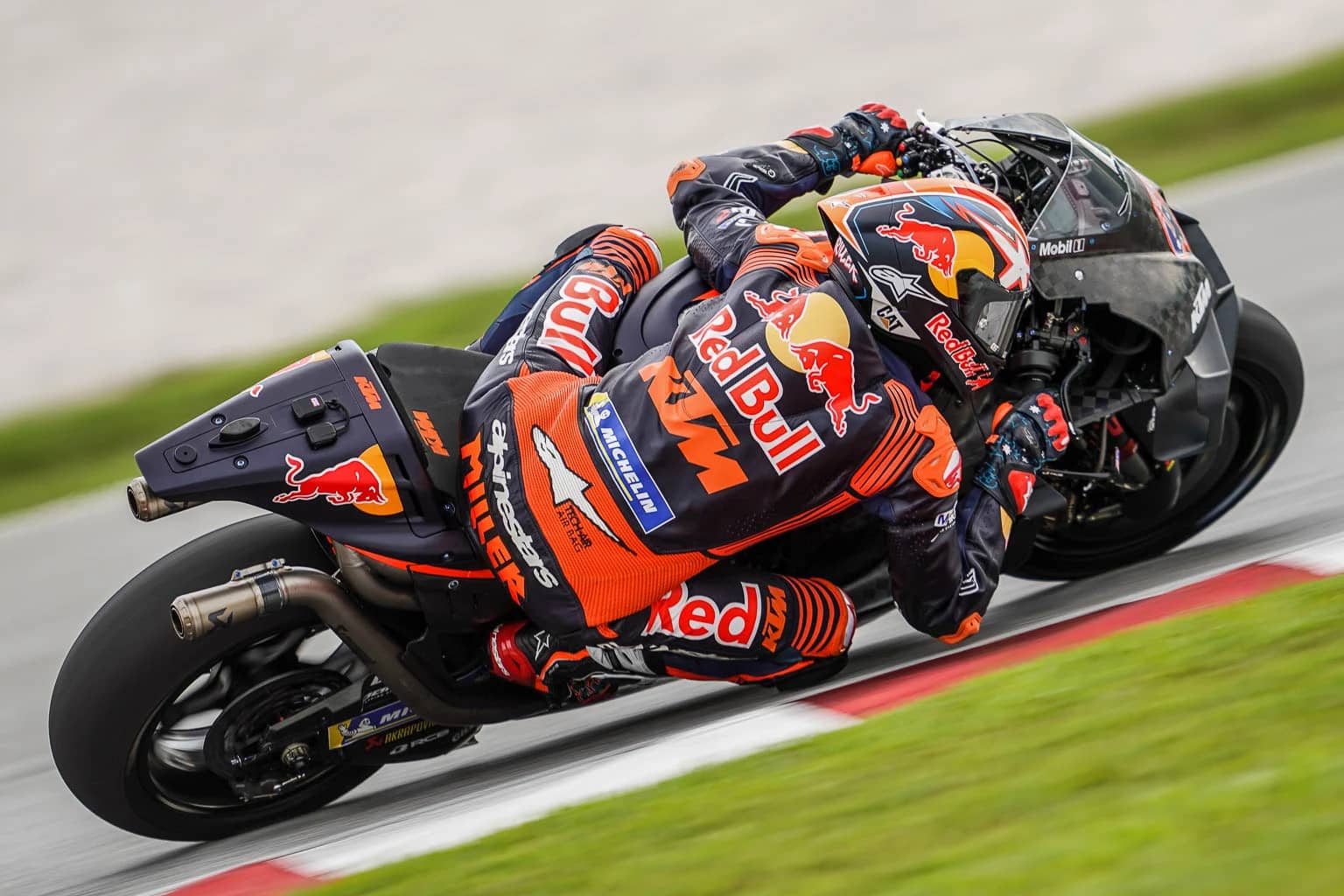Conheça o Capacete Alpinestars Supertech R10 - Grid Motors