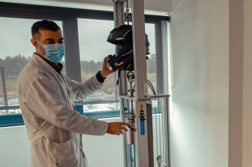 O que é a nova norma de capacetes ECE 22.06? - Grid Motors