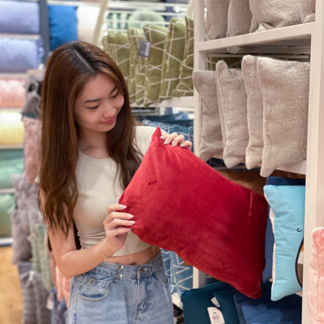 Simple Ways to Brighten Up Your Living Room - MyTOWNKL