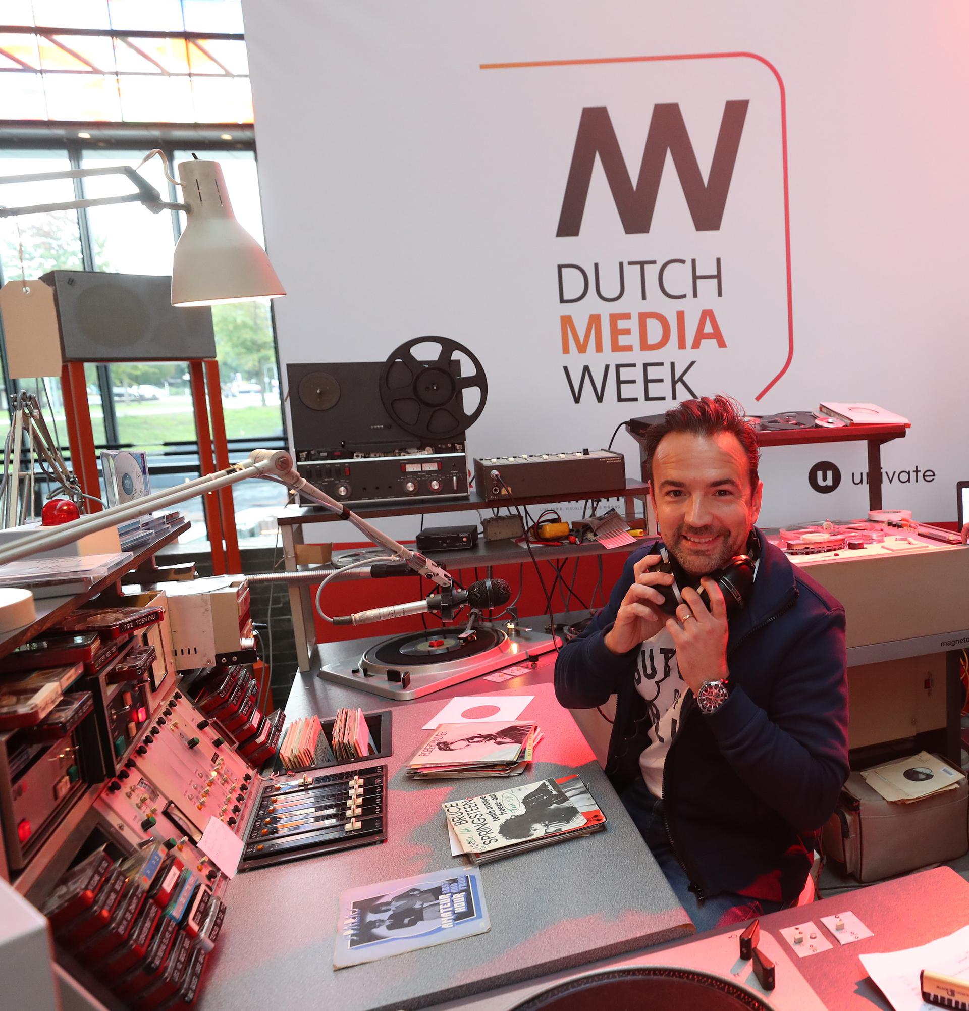 Stichting Norderney schenkt collectie zeezender Radio Veronica aan ...